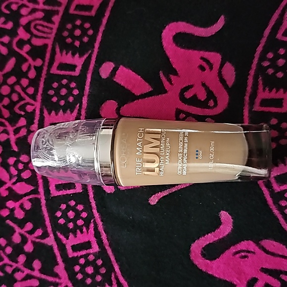 L'Oreal | Makeup | Loreal True Match Lumi Foundation | Poshmark